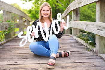 Senior Pics Props [7+ Props Ideas For Senior Photos] – Collage and Wood